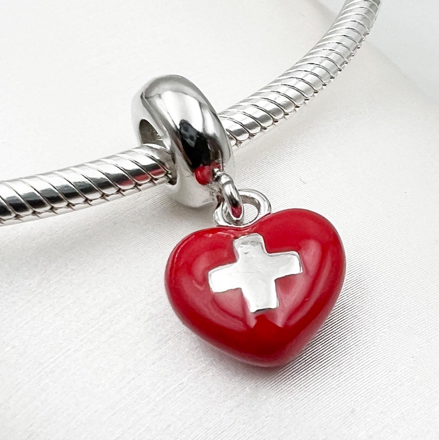 Swiss Elegance: Heart-shaped Flag Charm in 925 Silver With Red Enamel ...