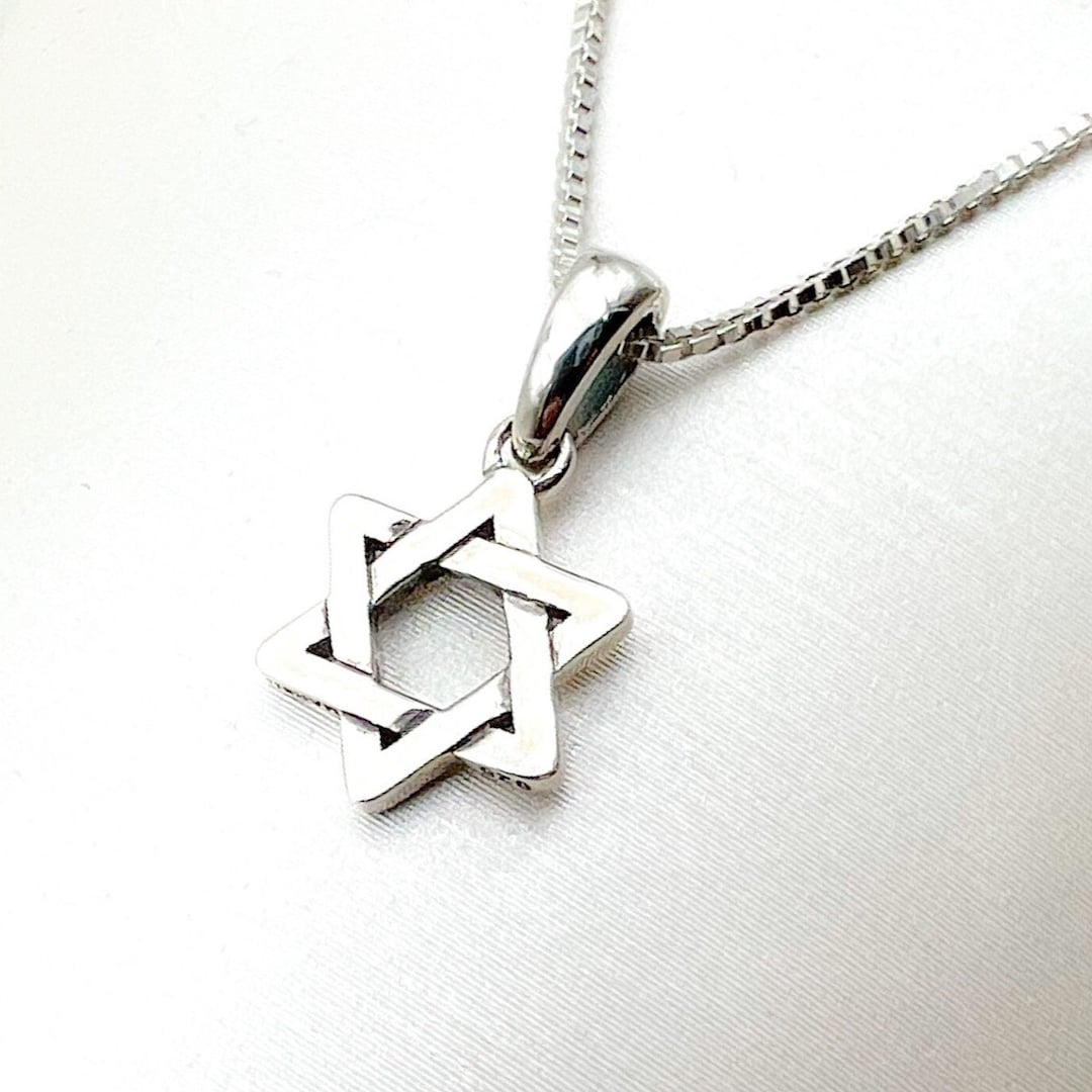 925 Silver David Star Pendant With Matching Chain - Elegantly Crafted ...