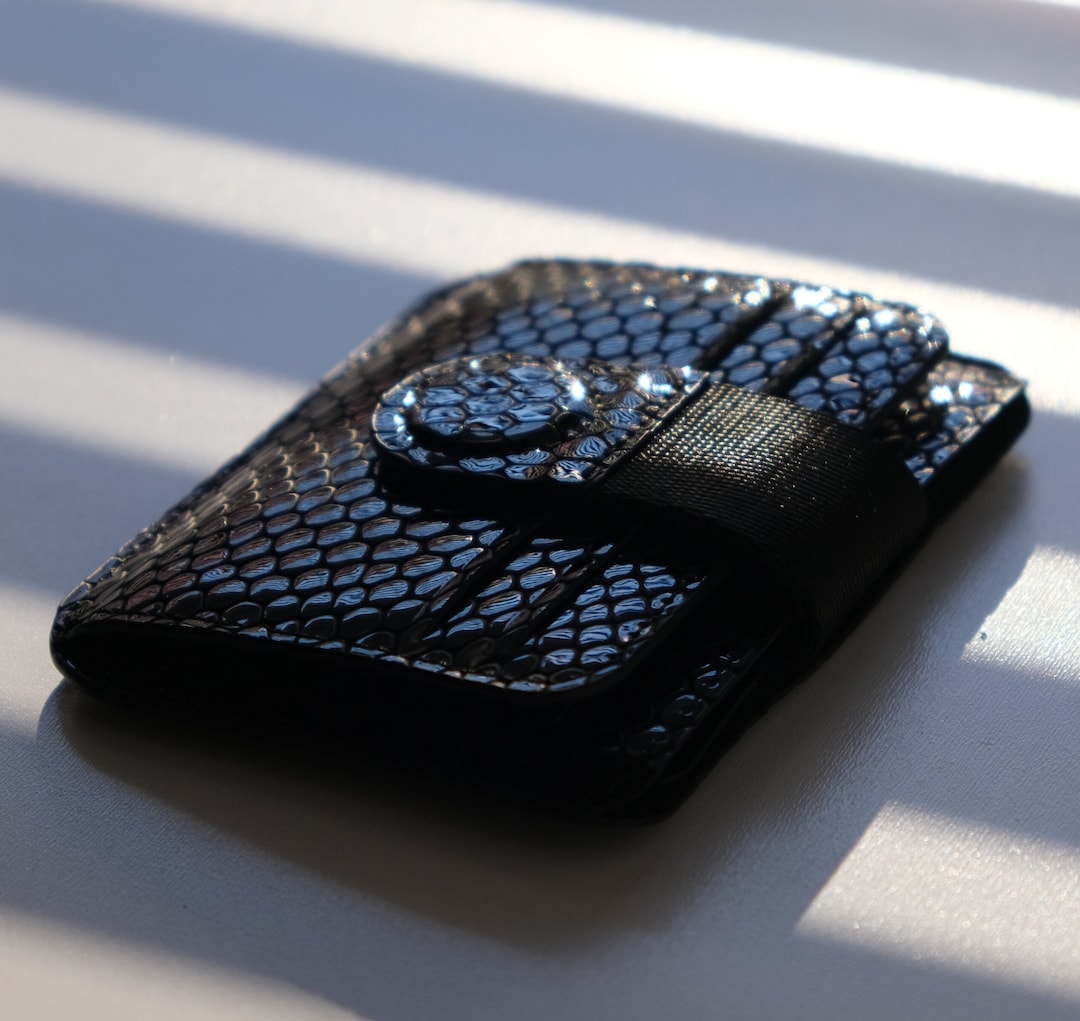 Snake Skin Wallet Luxury Card Holder Minimalist Design Mechanism Card ...