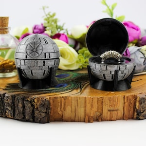 Star Wars Ring Box | for Weddings or Marriage Proposals | Stand and ...