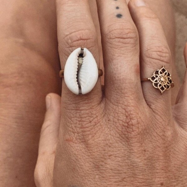 Cowrie Shell Ring - Etsy