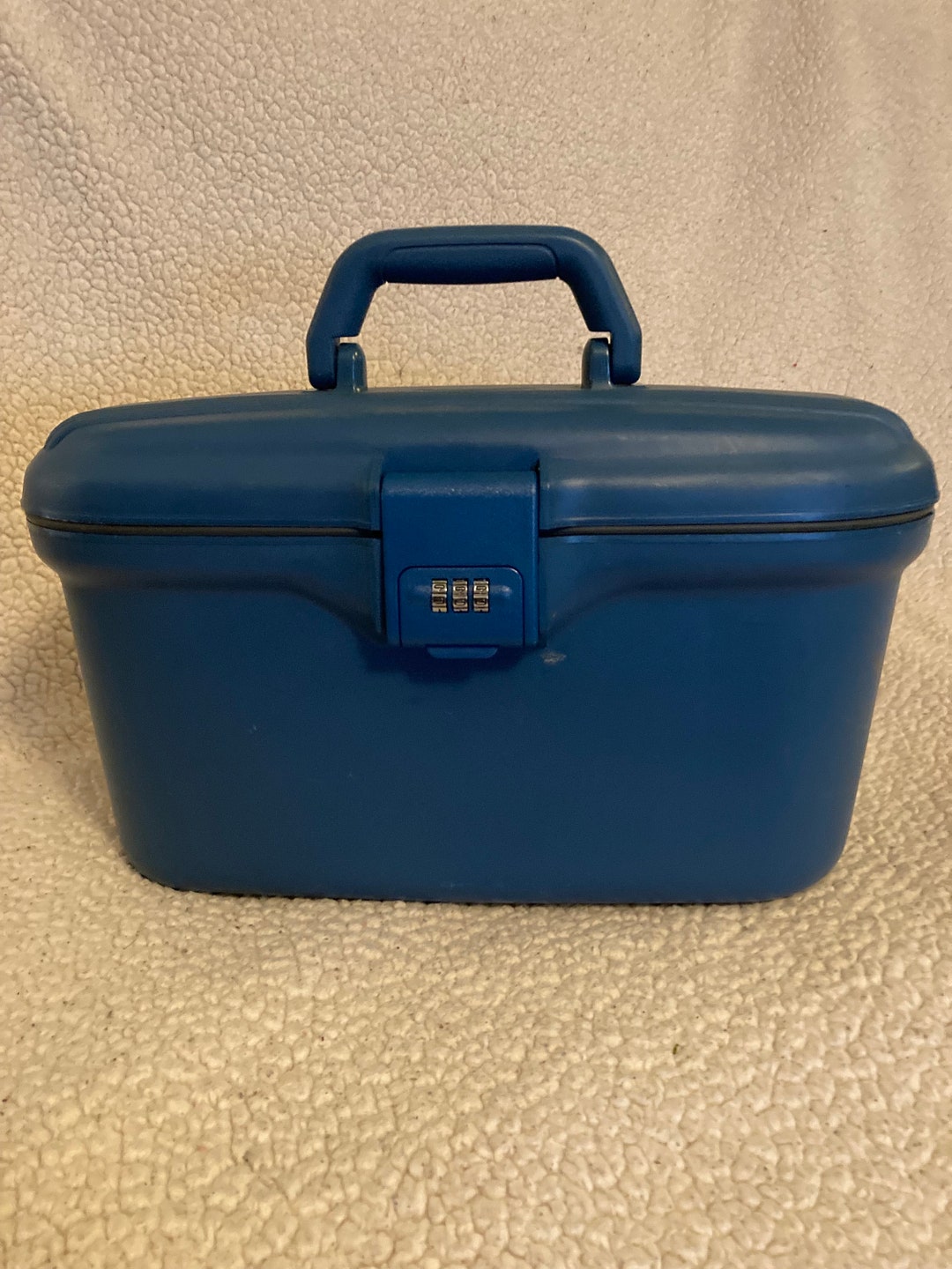 Nice Blue Vintage Train Case, Hard Shell Travel Case, Vintage Cosmetic ...