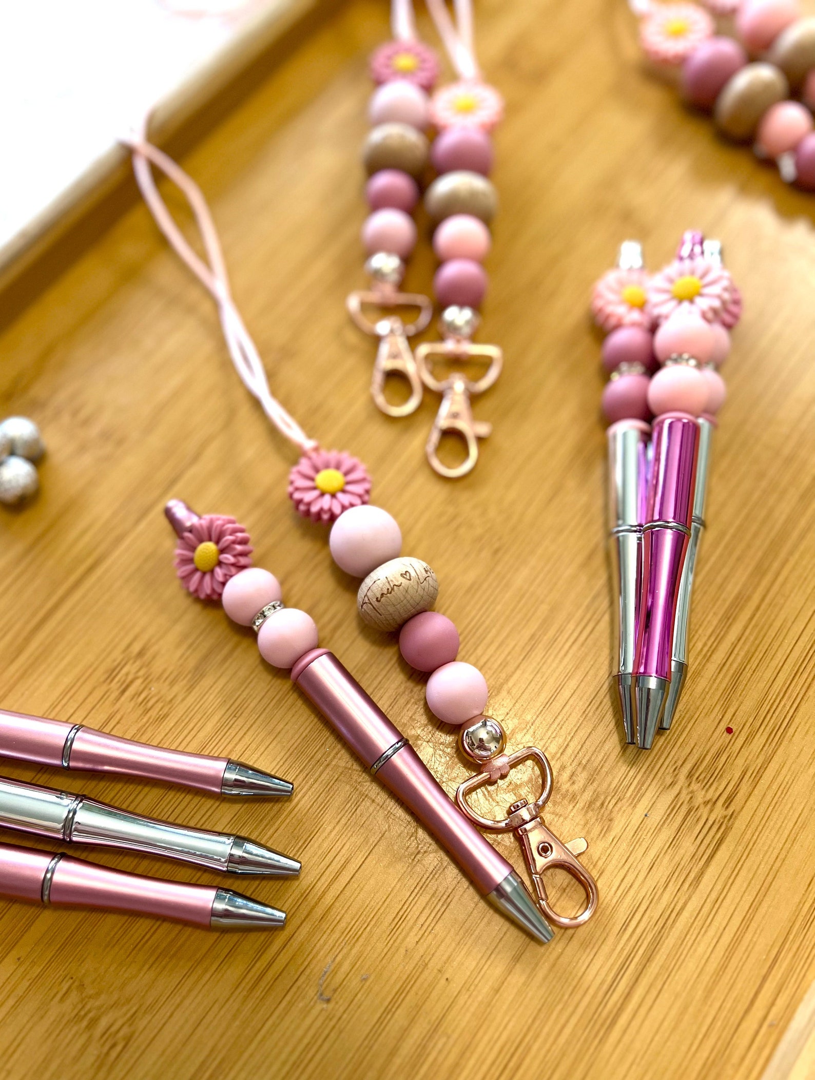 Georgia Stylish Gift Set for Teachers or Work With Lanyard & Beaded Pen ...