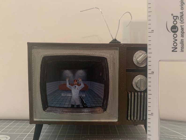 Retro Vintage Floor TV Television Miniature 1:12 Scale for Action ...