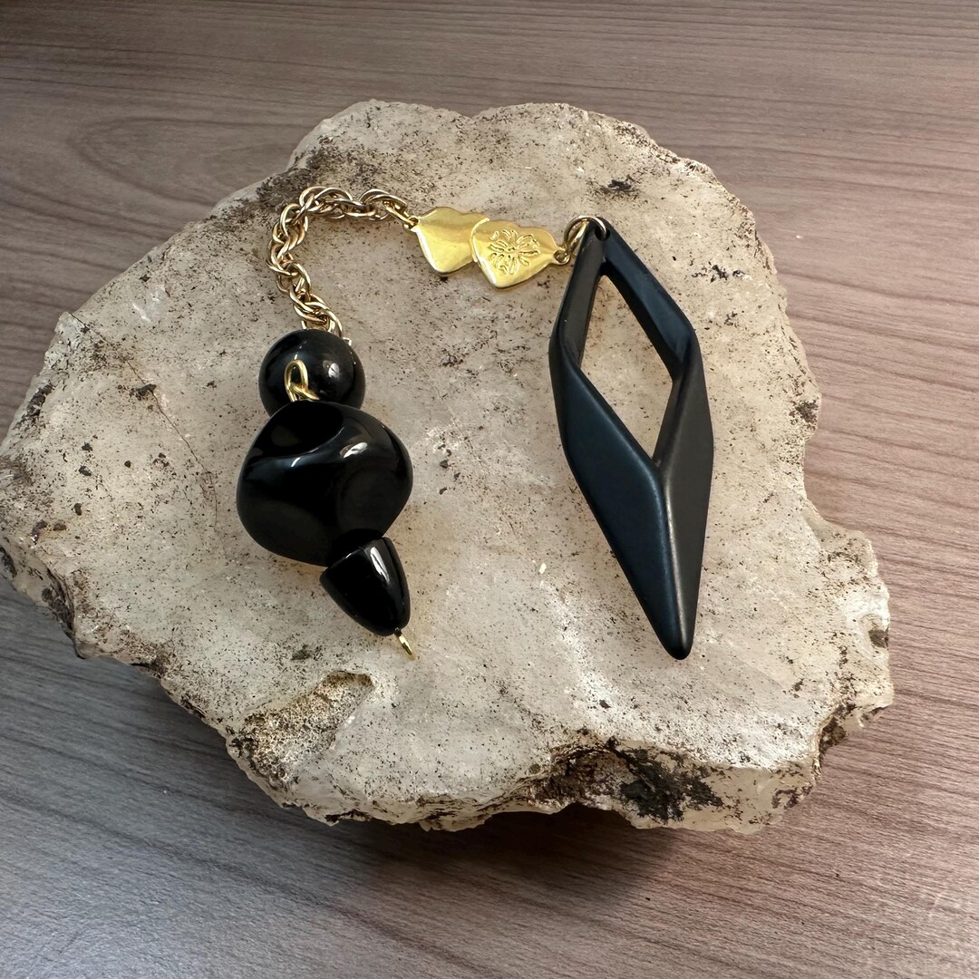 Black & Gold Dowsing Pendulum: Upcycled Vintage Jewelry - Etsy