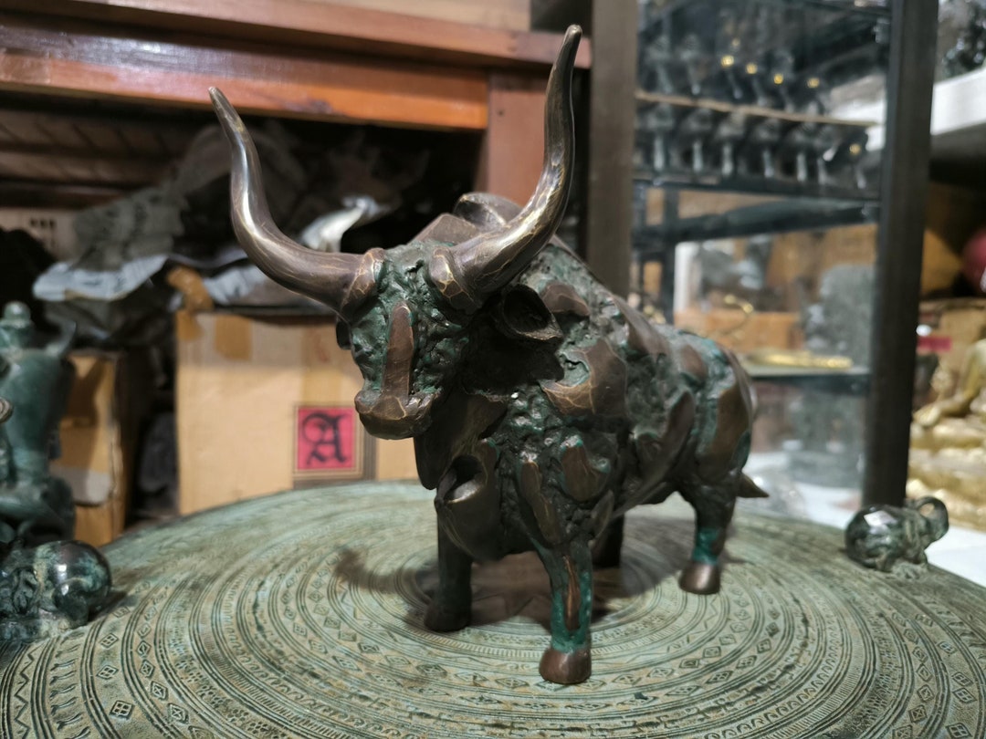 Antique Bull Statue, Big Bull, Abstract Bull, Bronze Bull Statue ...