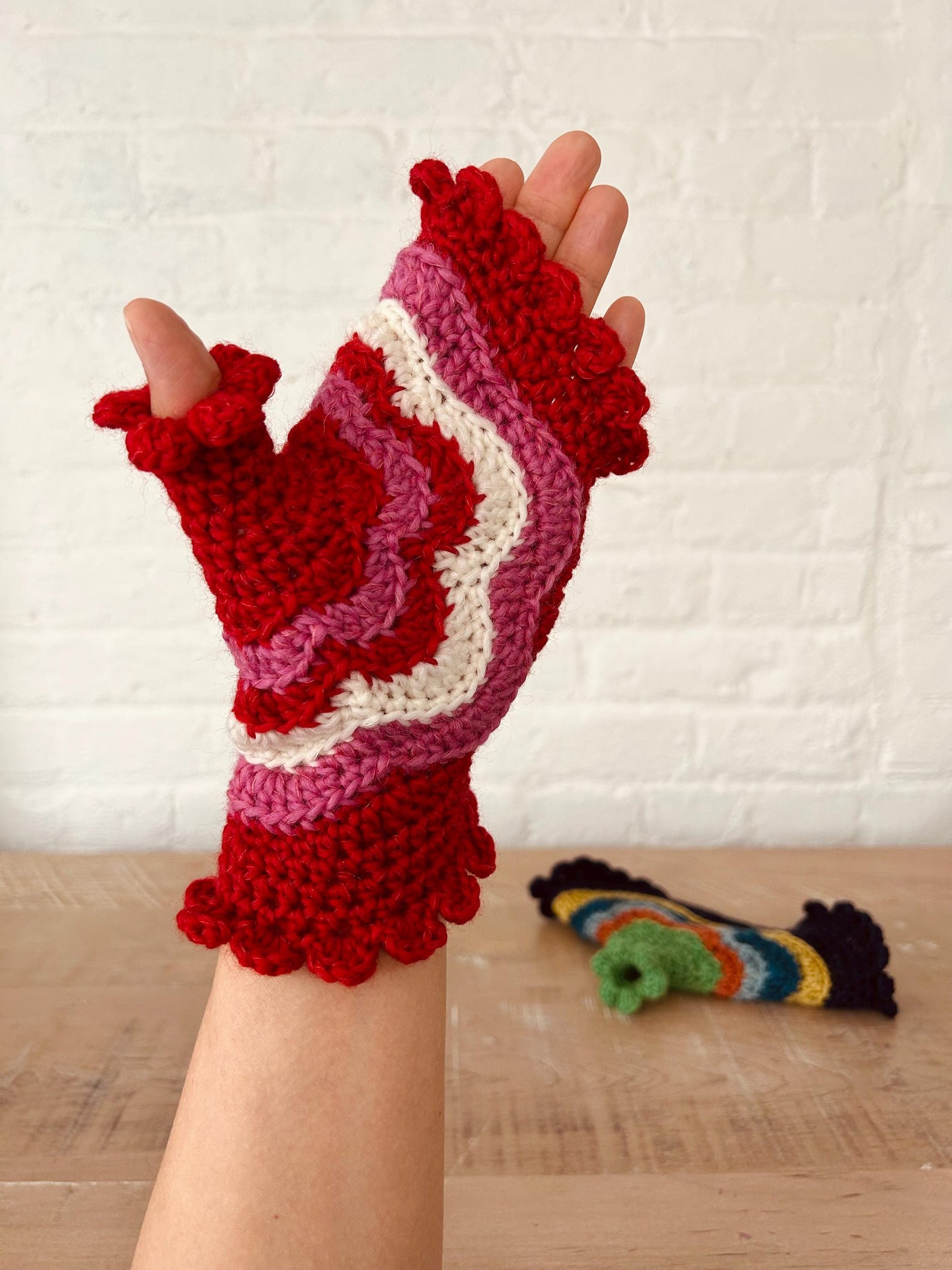 Hexi Mittens Graphical Flower | Fingerless Gloves | Crochet Mittens - Etsy
