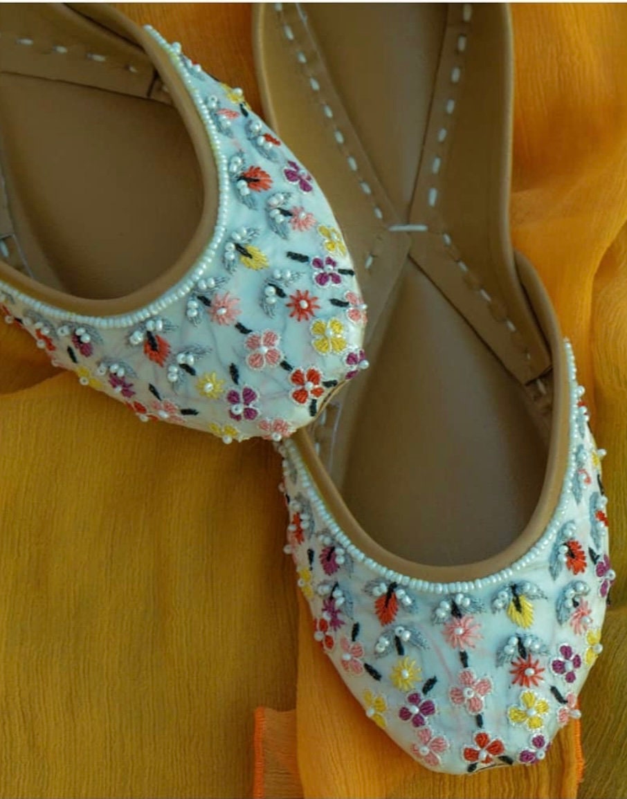 White Silk Floral Embroidered Ballet Flat Shoes Handmade - Etsy