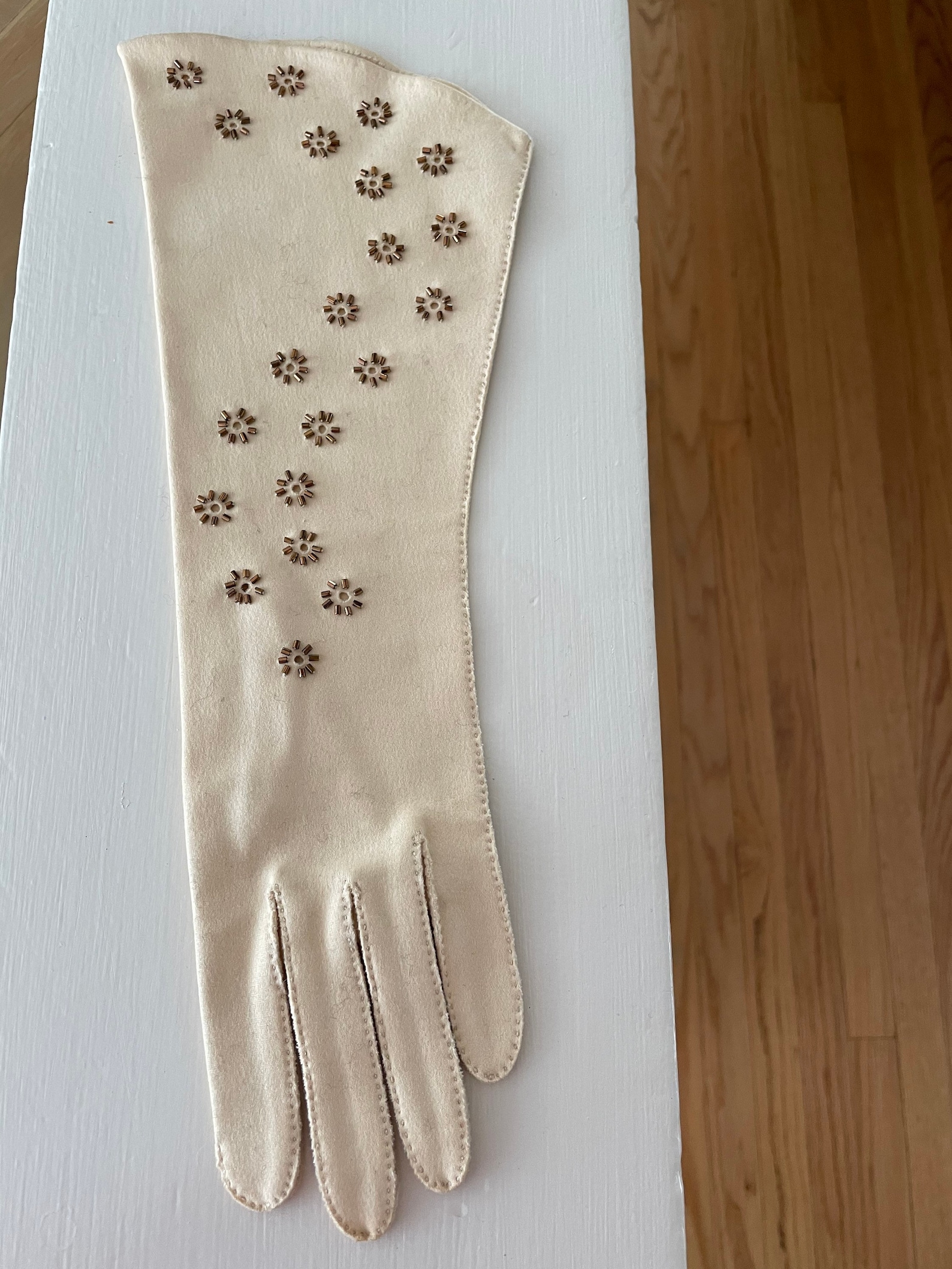 Vintage Beaded Women’s Gloves Ivory With Copper Colored Beads - Etsy