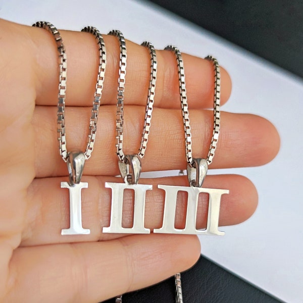 Gold Roman Numeral 3 Pendant Necklace - Etsy