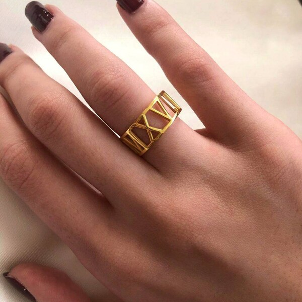 Roman Numeral Ring - Etsy