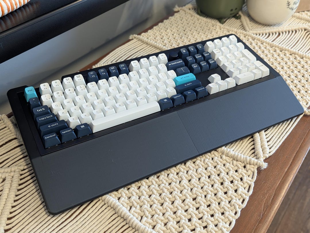Custom Keyboard Tray for Keychron Q6 Max – 3D Printed Wrist Rest Base ...