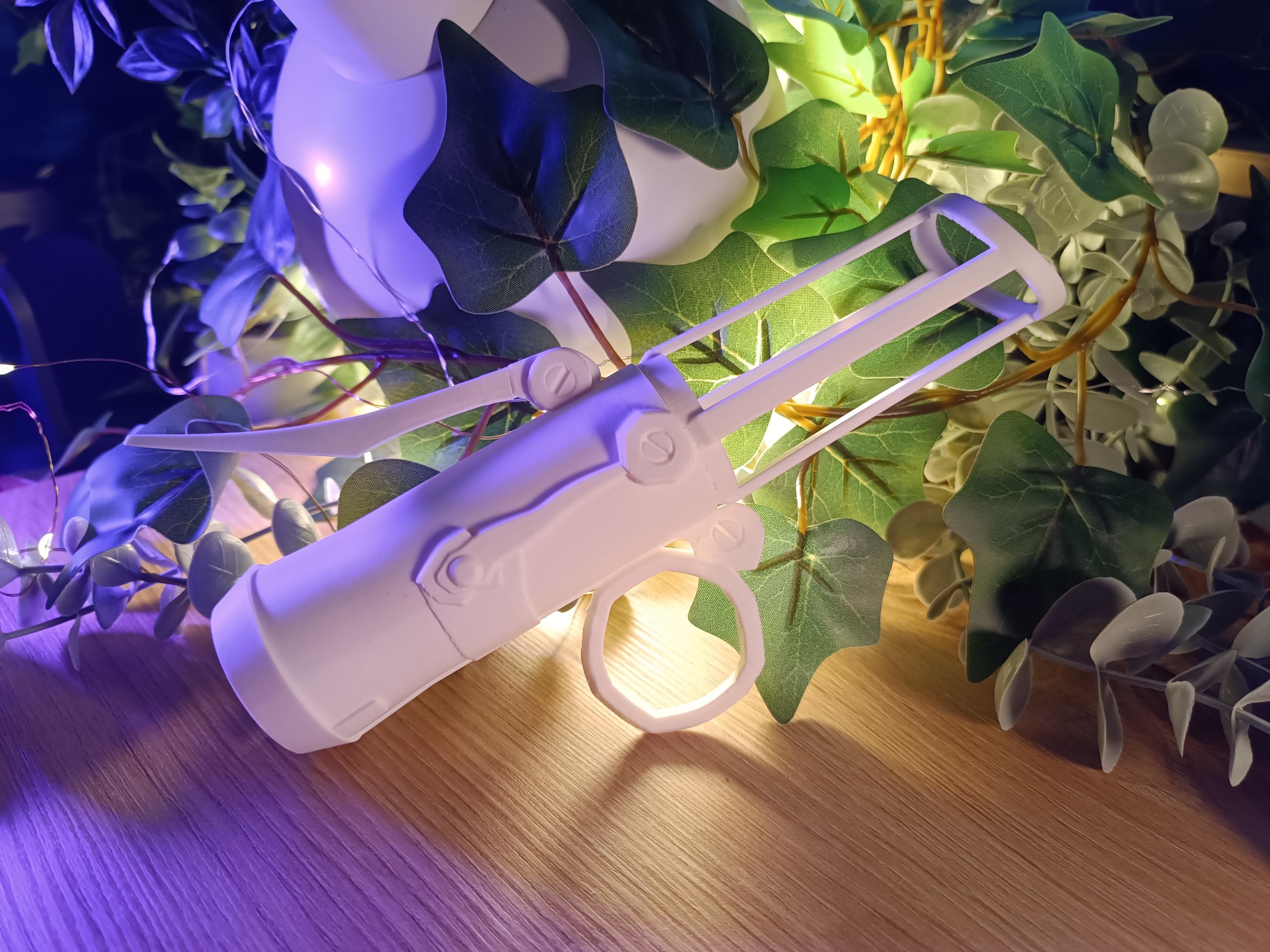 Silco Eye Syringe Prop From Arcane – 3D Printed Cosplay Prop Hand ...