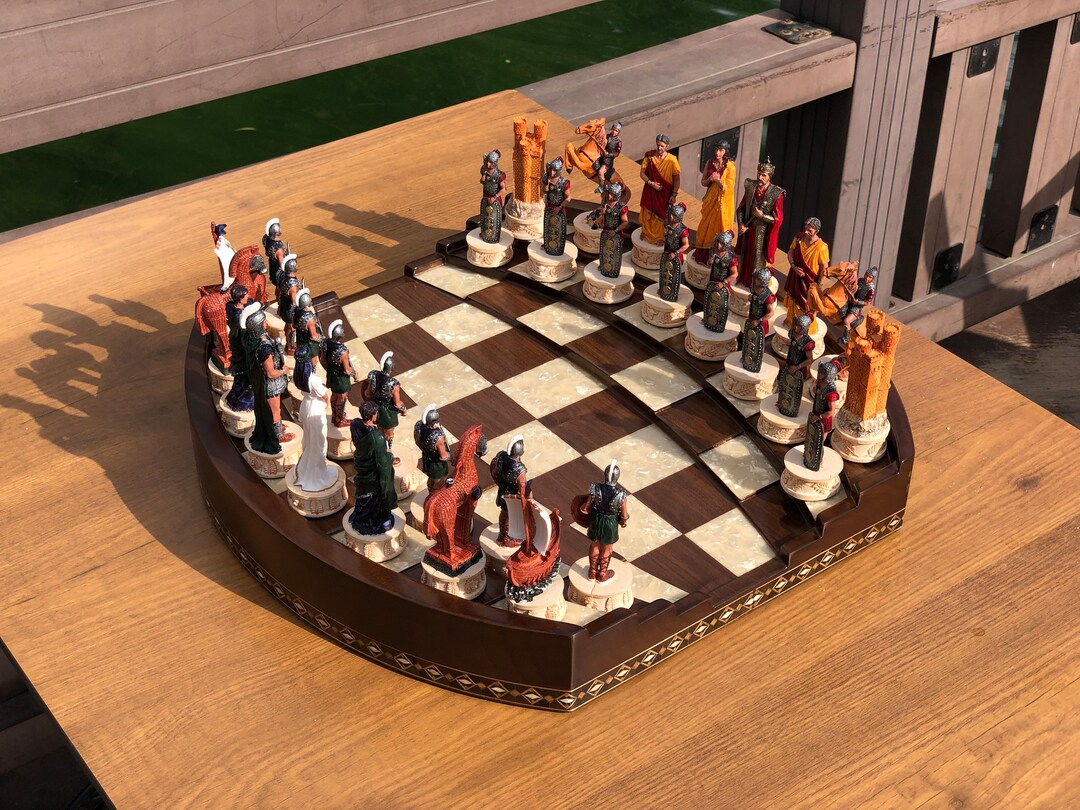 Trojan Vs Sparta Chess Set, Chess, Luxury Chess Board, Chess Set ...