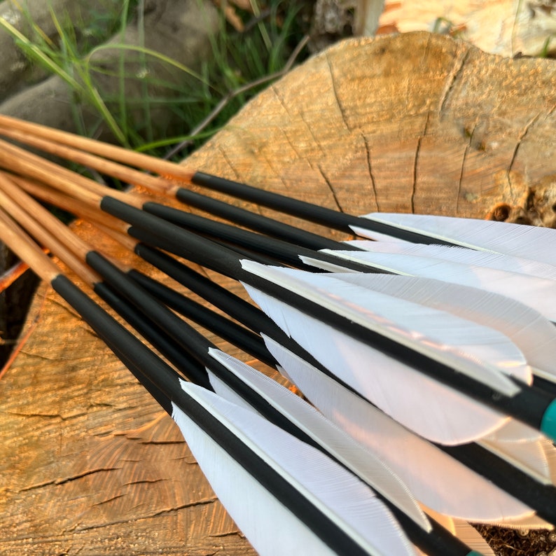 Traditional Wooden Target Arrow Castle Nock baturgez White & Black ...