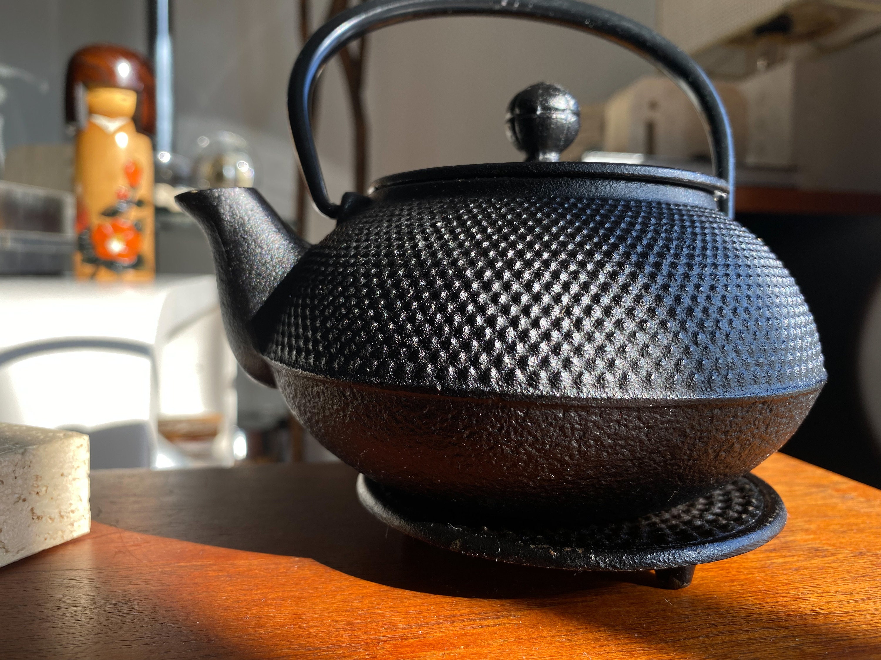 Authentic IWACHU: 岩鋳 Japanese Cast Iron Tetsubin Teapot With Iwachu ...