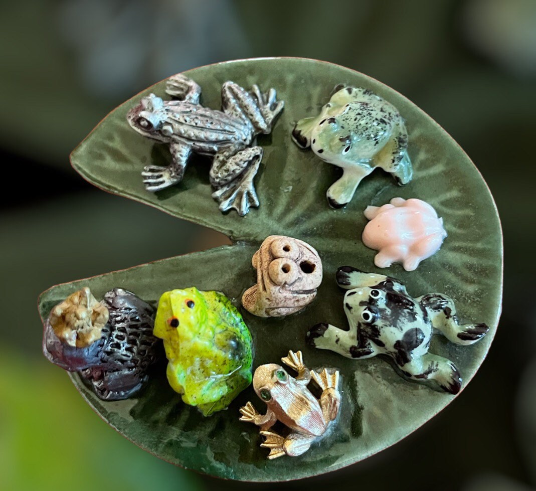 Vintage Ceramic Miniature Frogs on Lily Pad Leaf/incense - Etsy