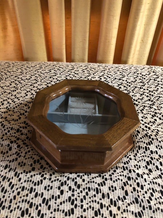vintage wood box octagon - Gem