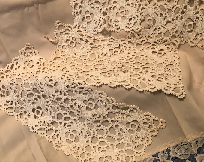 Vintage Lot of Lace Doilies/ Hand Crochet Large Lace Doilie / - Etsy