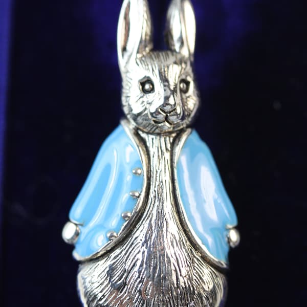 Peter Rabbit Brooch - Etsy UK
