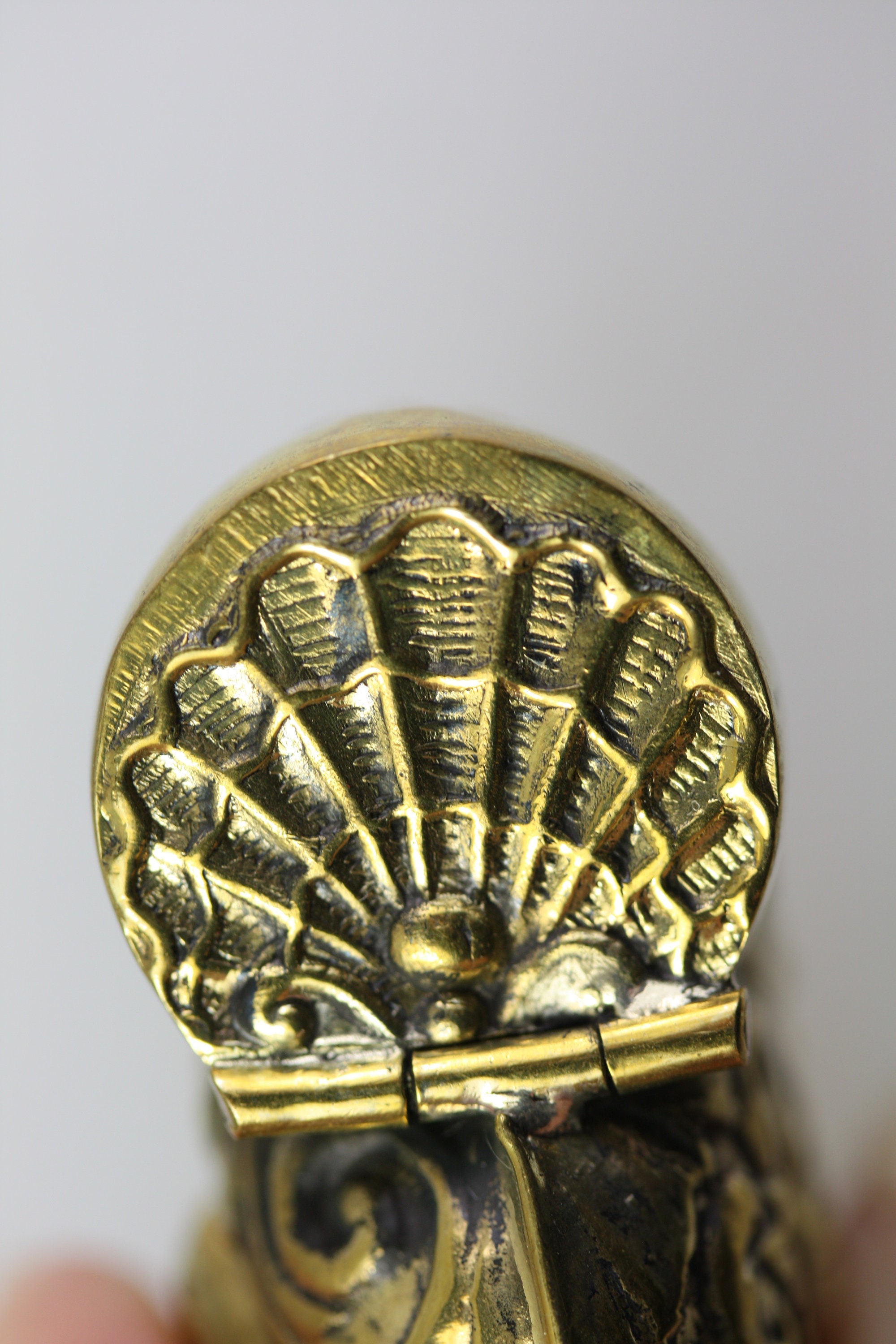 SNUFF BOX Brass Shell Antique Vintage Case - Etsy