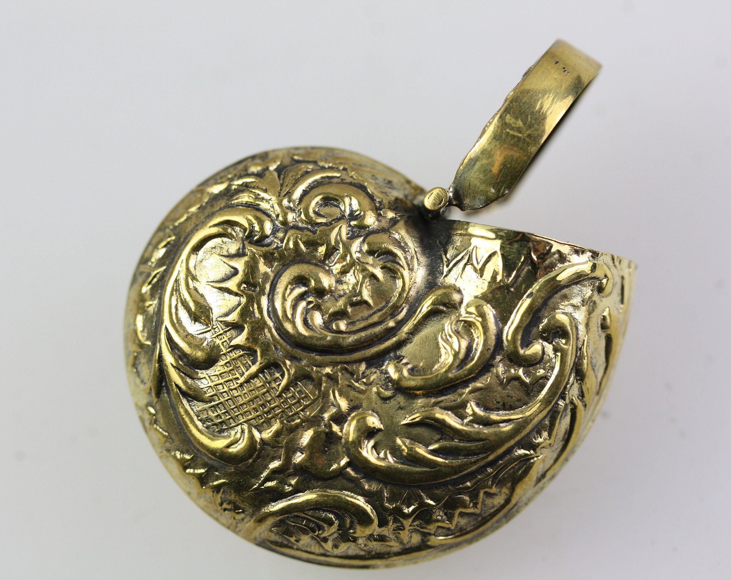 SNUFF BOX Brass Shell Antique Vintage Case - Etsy