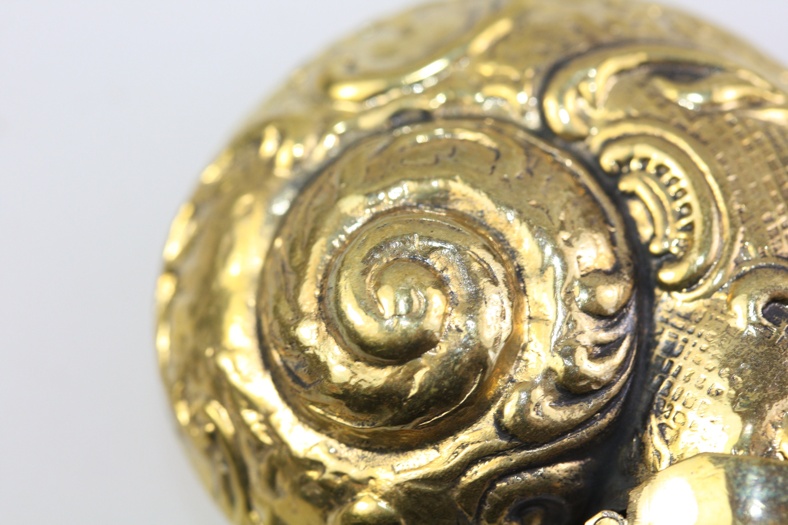 SNUFF BOX Brass Shell Antique Vintage Case - Etsy