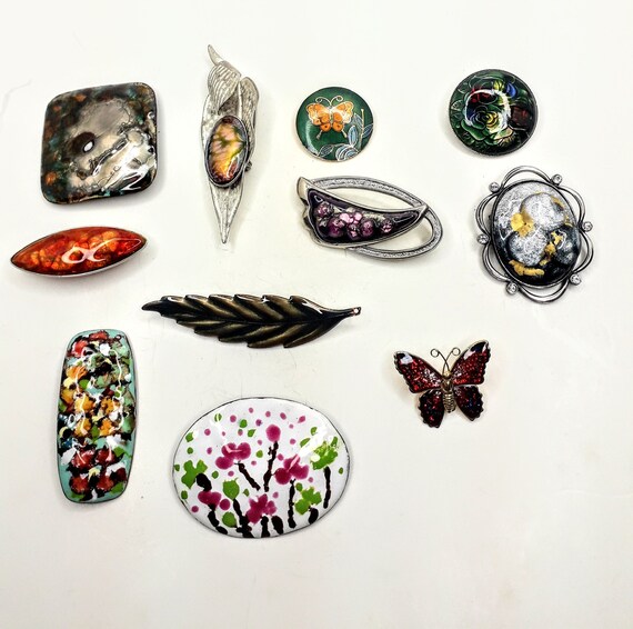 1960s Vintage Enamel Pin Selection, 11 pieces - Gem