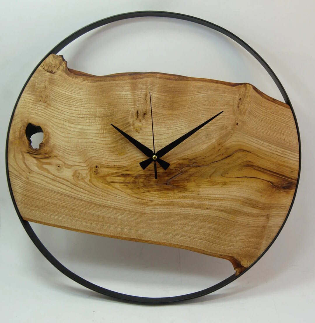 Live Natural Chesnut Wood&big Black Metal Frame Clock, Rustic Minimal ...