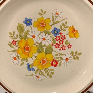 Vintage Hearthside Floral Dinner Plates | Spring Flower Dinner Plates ...