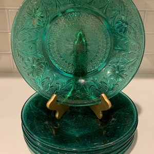 Emerald Green Sandwich Dinner Plates by Indiana Glass | Juniper Green ...