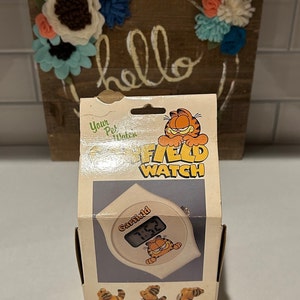 Vintage Garfield Nelsonic Plush Wrist Watch: Collectible Pet Accessory ...
