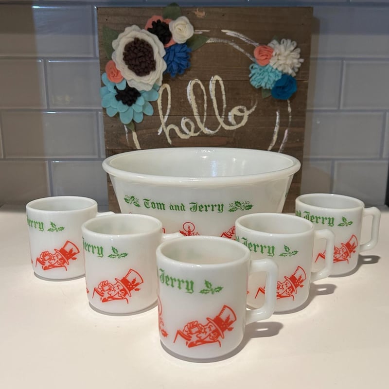 Milk Glass Bowls and Mugs - Etsy