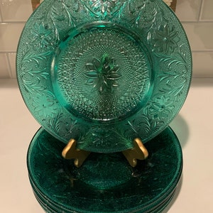 Emerald Green Sandwich Dinner Plates by Indiana Glass | Juniper Green ...