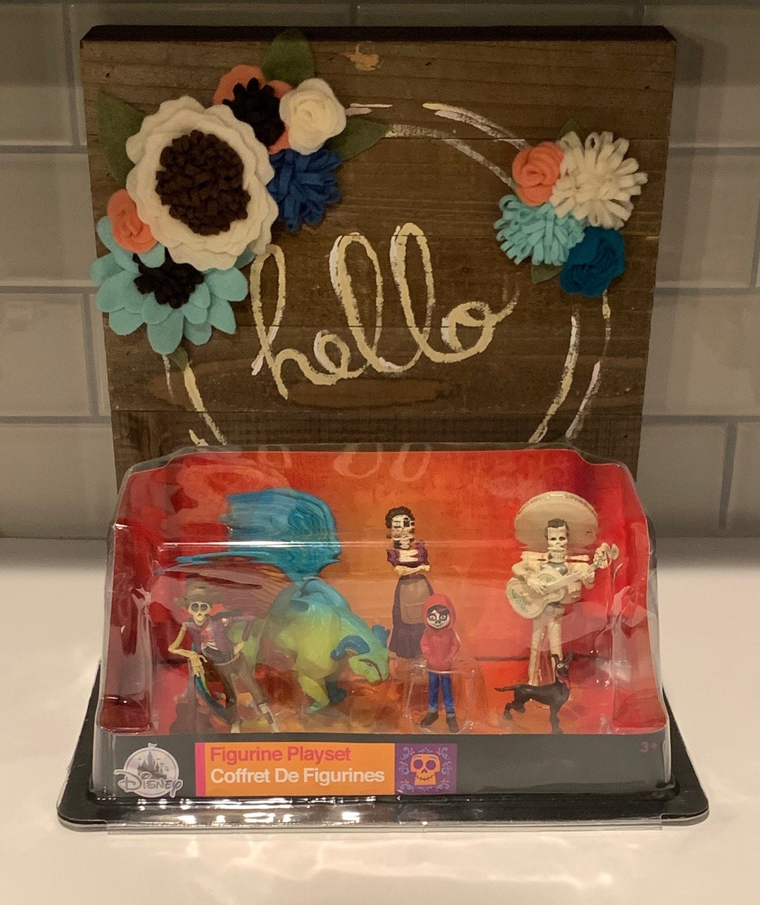 Coco Deluxe Figure Play Set Collectable Disney Store Coco Deluxe Figure ...