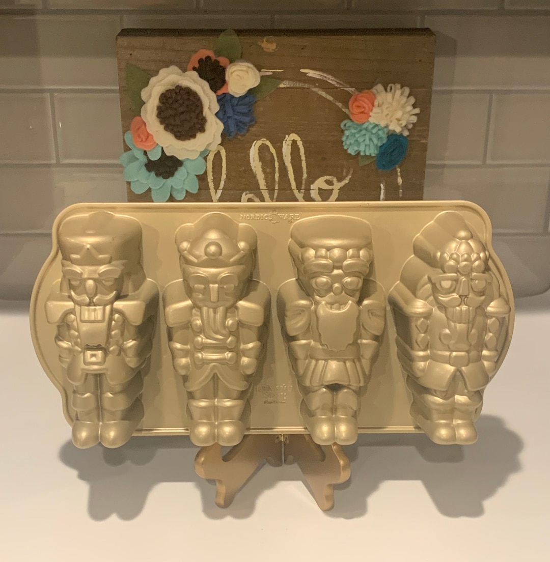 Nutcracker Cake Pan Nordic Ware Christmas Nutcracker Cake Pan Christmas ...