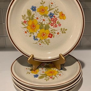Vintage Hearthside Floral Dinner Plates | Spring Flower Dinner Plates ...
