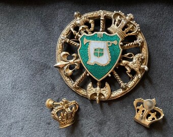 Gold Crest Brooch | Etsy
