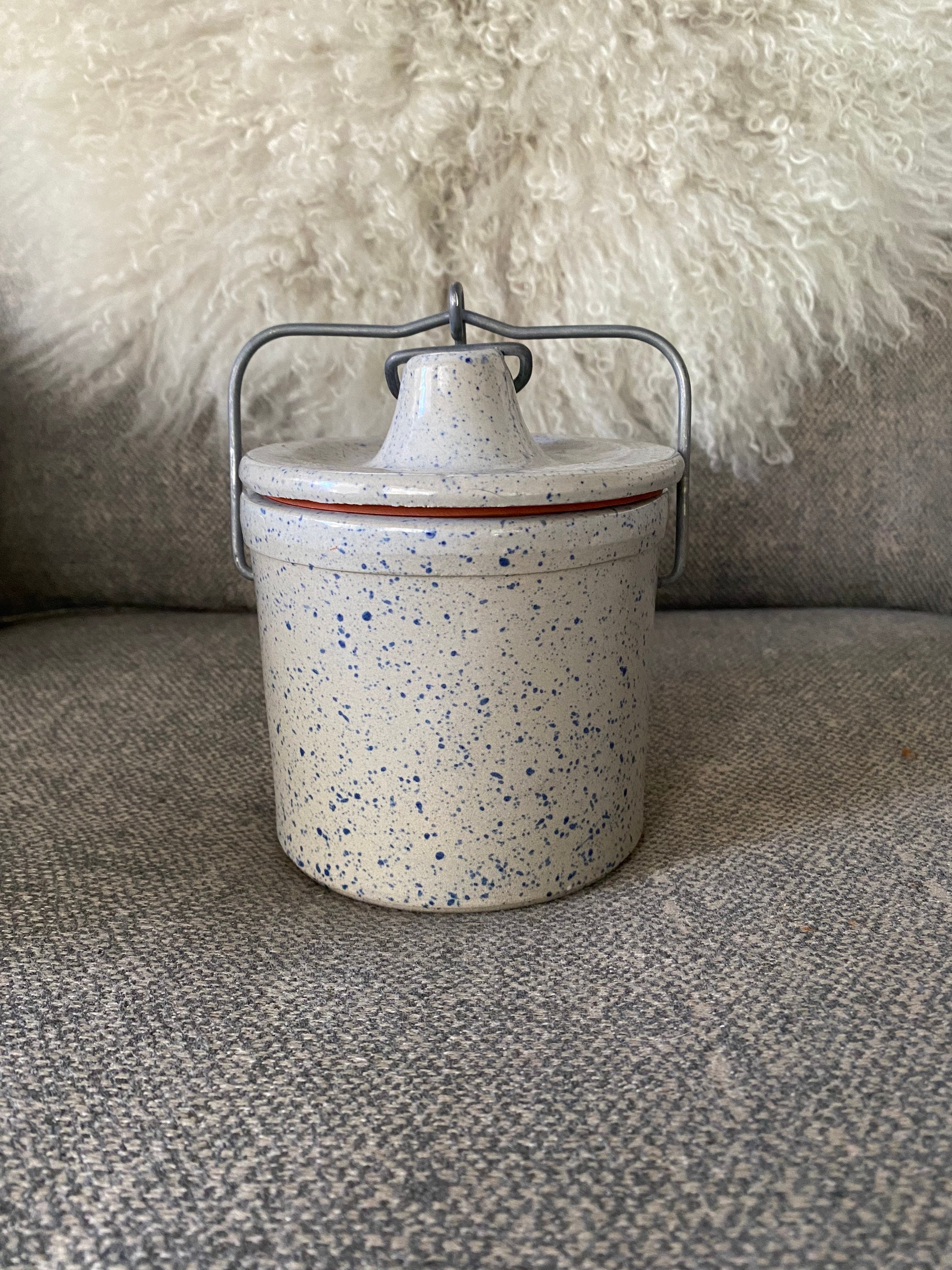 Vintage white and blue speckled stoneware crock with wire clamp lid ...