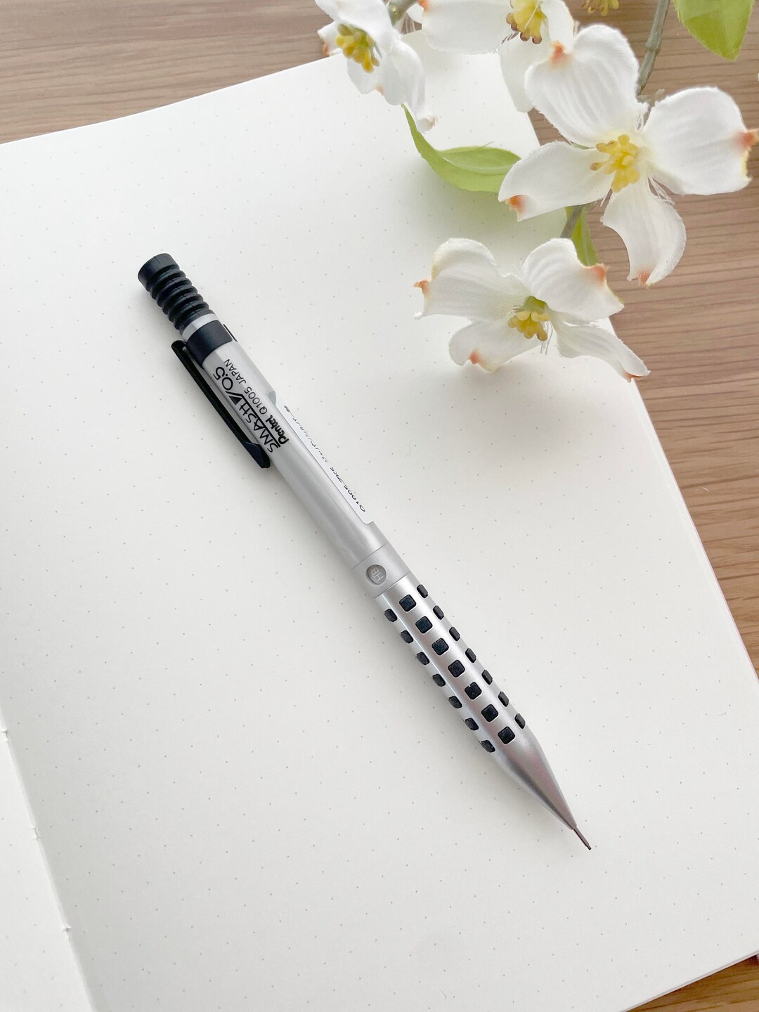 Limited Edition Mechanical Pencil: Pentel Smash Q1005 - 0.5mm Silver ...