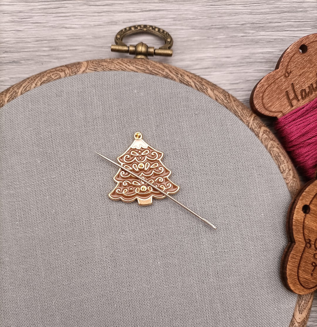 Christmas Tree Needle Minder, Needle Magnet for Embroidery and Cross ...