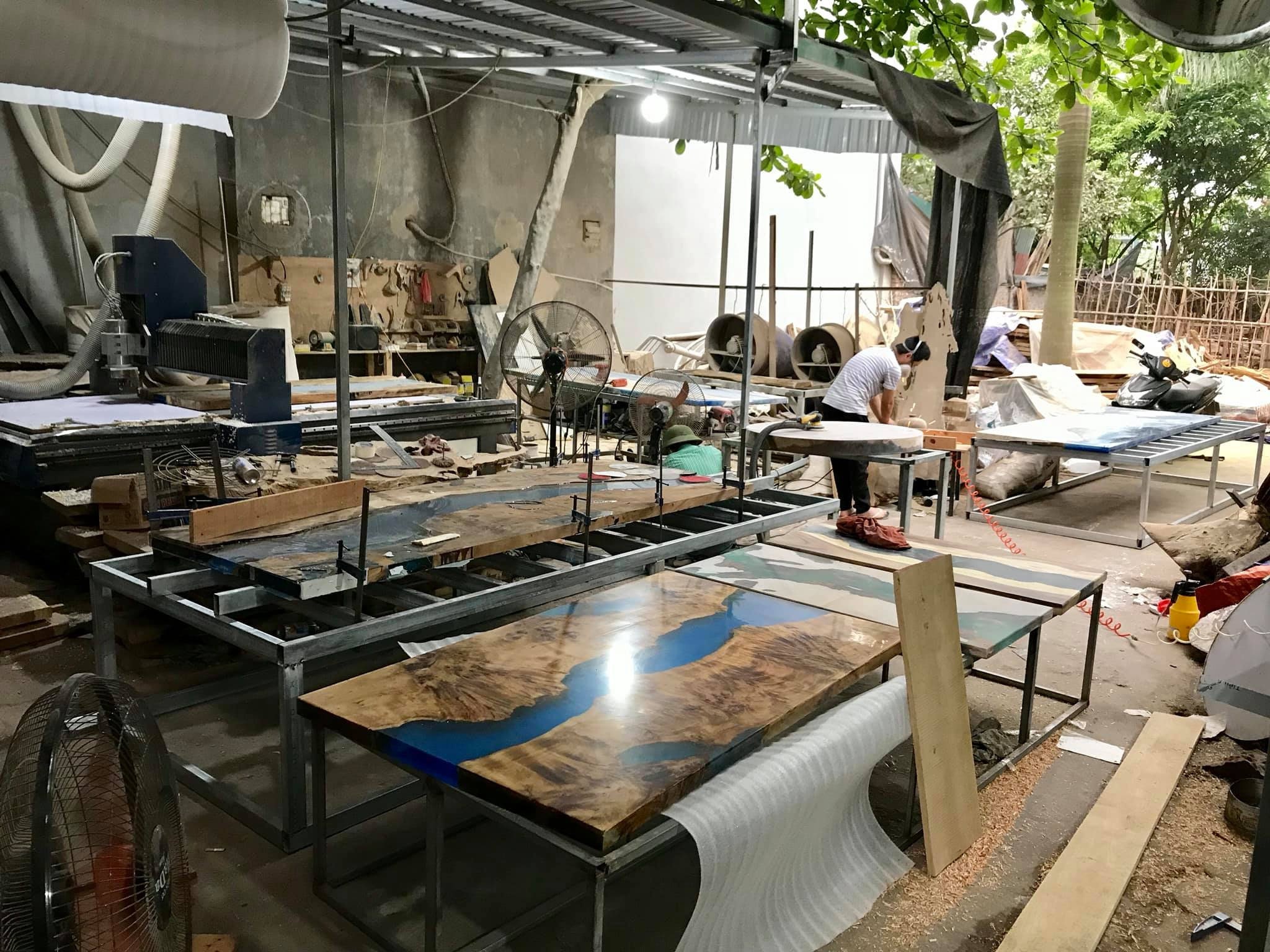 Ocean Wave and Rocks Epoxy Resin Table, Live Edge Wooden Table ...