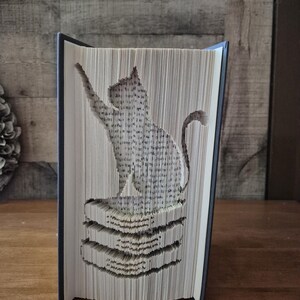 Cat on Stack of Books Folded Book Art, Bookish Gift, Handmade Gift ...