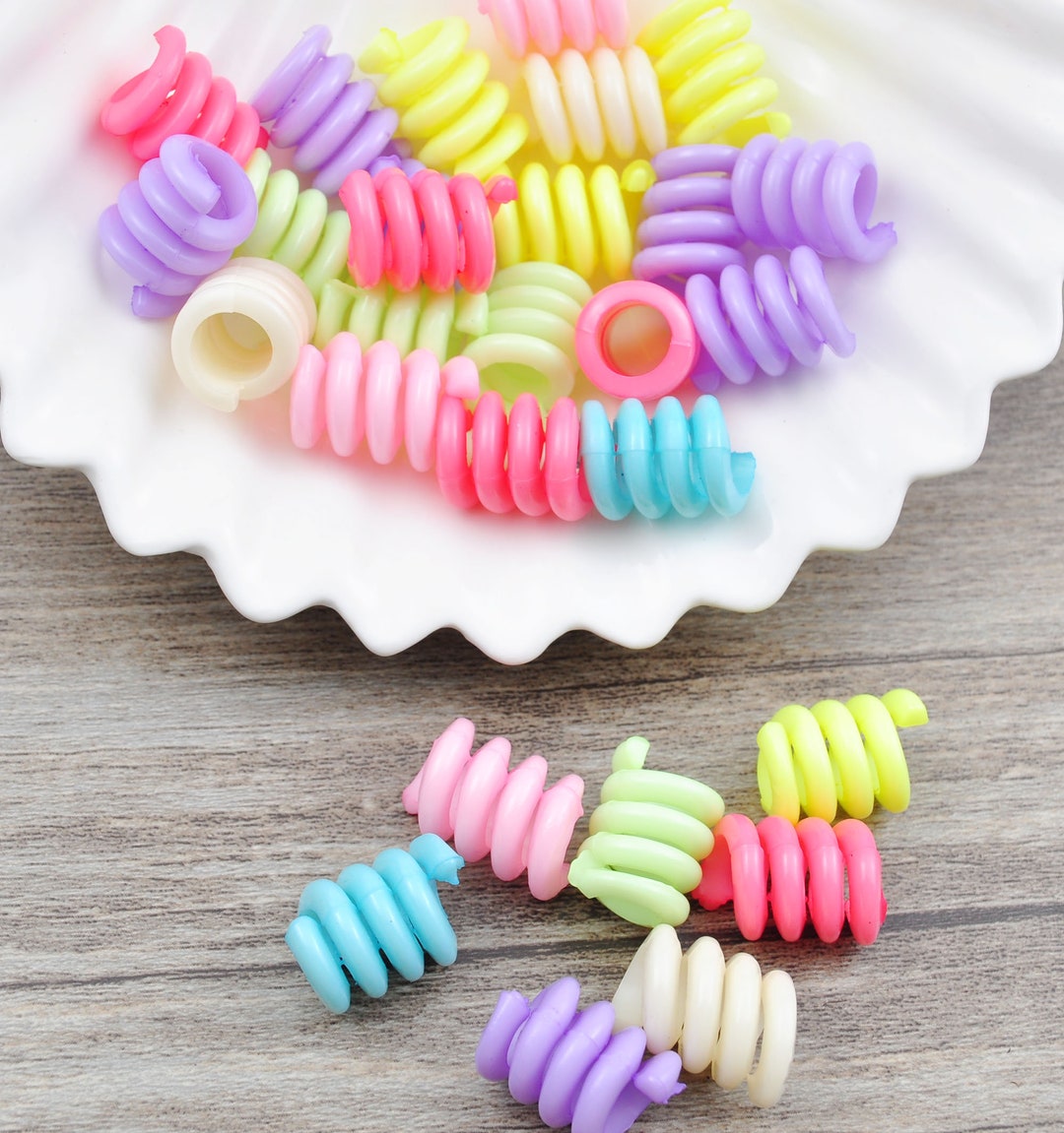 100pcs/ Pack Colorful Spiral Coils Beads,candy Pastel Acrylic Spiral ...