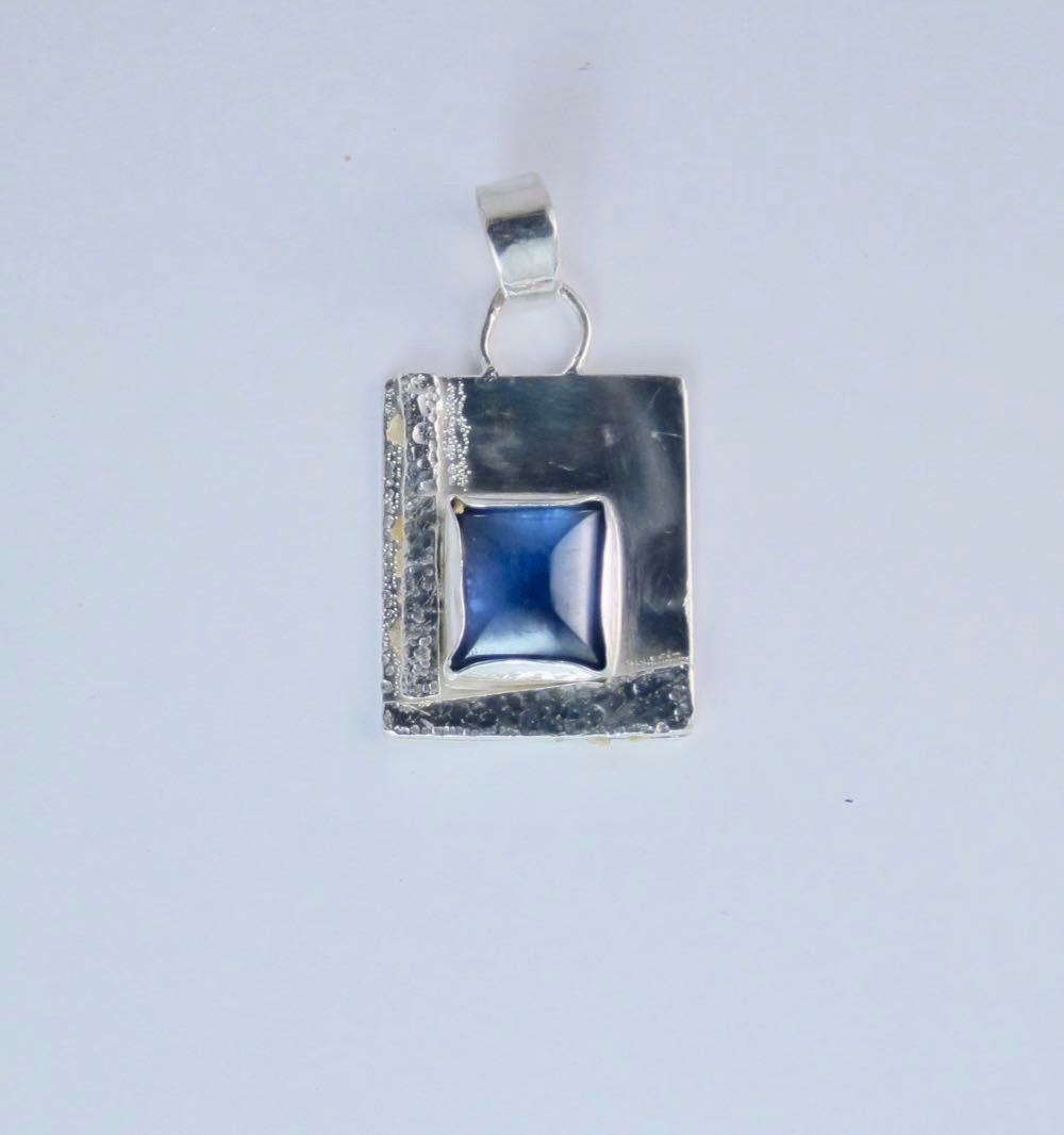 Luminous Blue stone and Sterling Pendant - Etsy.de