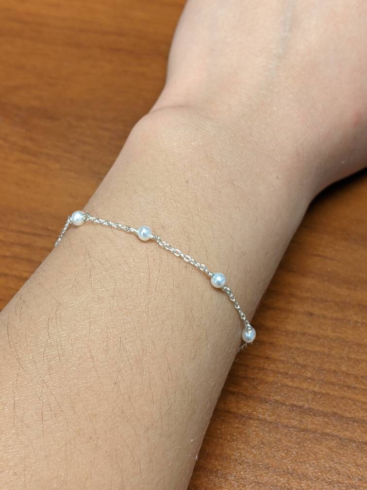 Pulsera de perla Delicada, Pulsera de perla flotante, Plata de ley ...