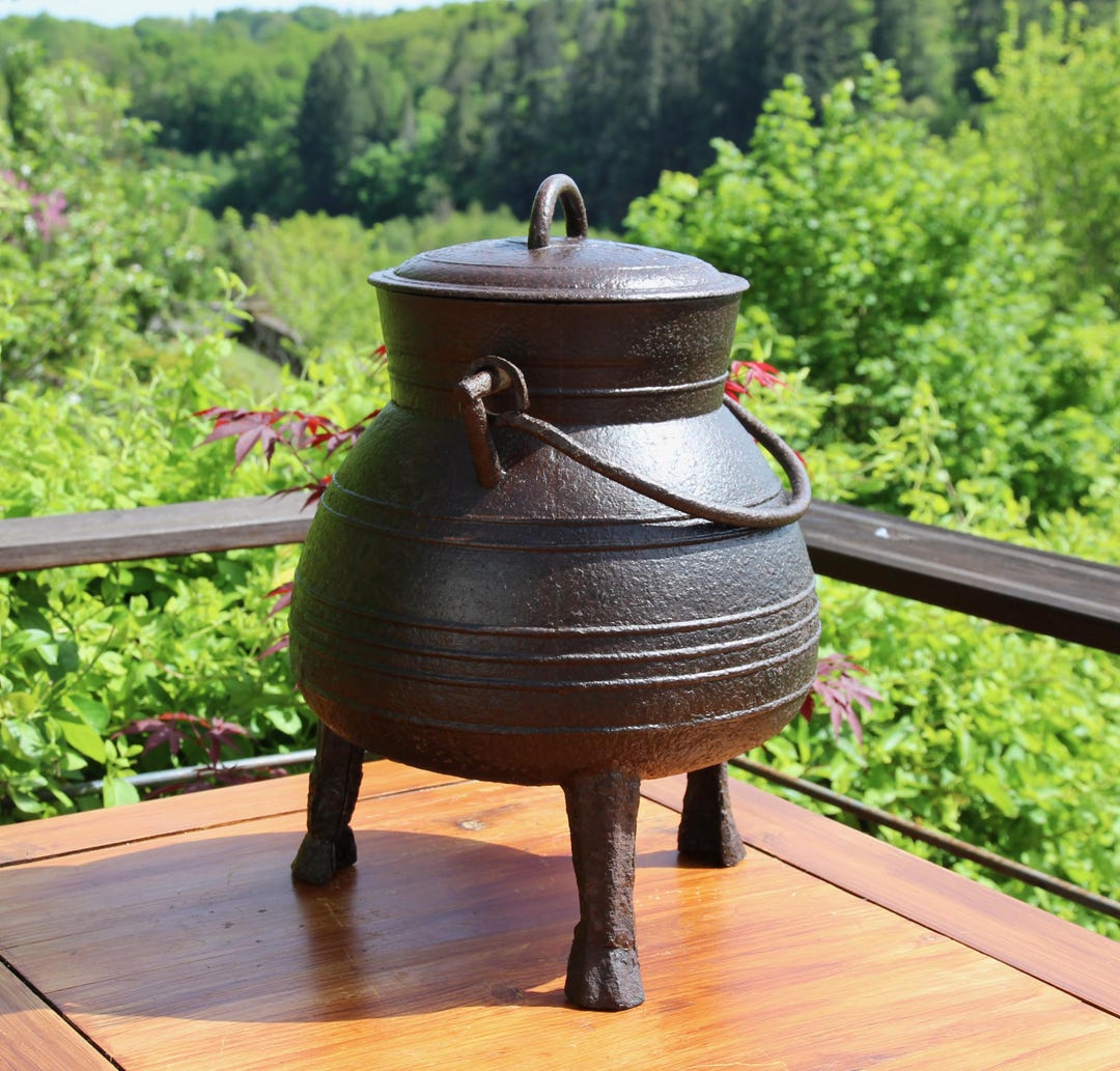 Antique French 10 Litre Heavy Cast Iron Extra Large Tripod Cauldron ...