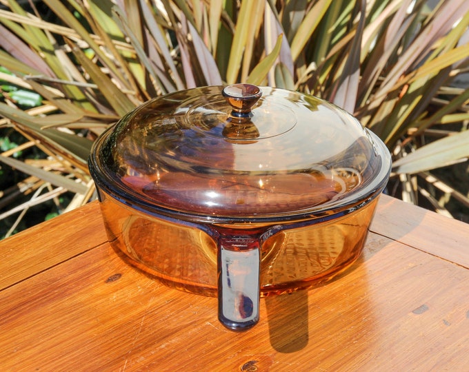 Vintage French VISION CORNING 10 Inch Waffle Bottom Large Sauté Pan ...