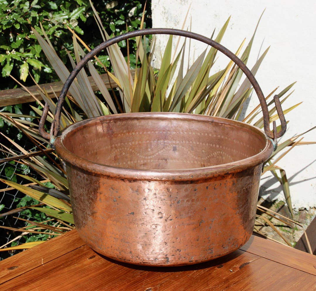 Antique French Extra Large, Heavy 5.6kg Hammered Copper Cauldron With ...