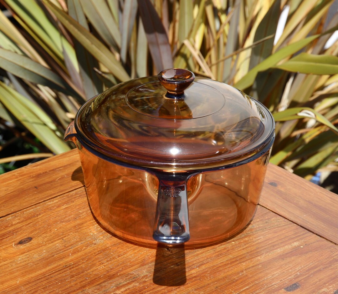 Vintage French VISION CORNING 1.5 Litre Smoked Glass Lidded Saucepan ...